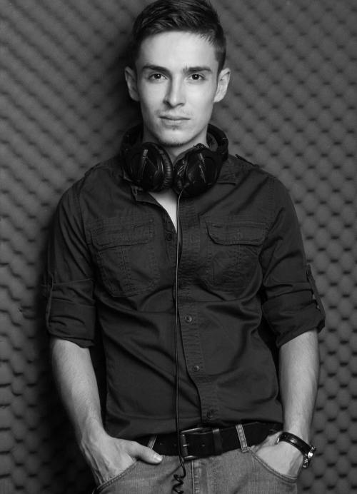 Andrei Leonte cântă povestea X Factor | Unica.ro