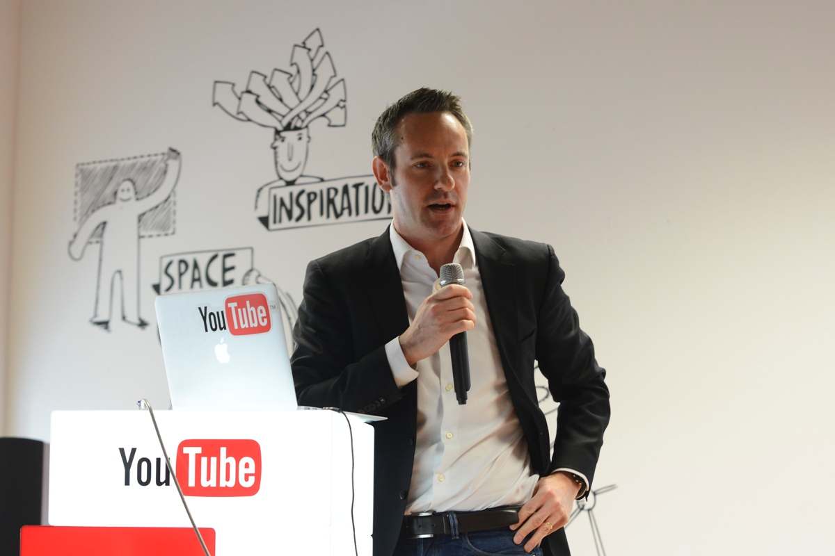 YouTube în trei culori | Unica.ro