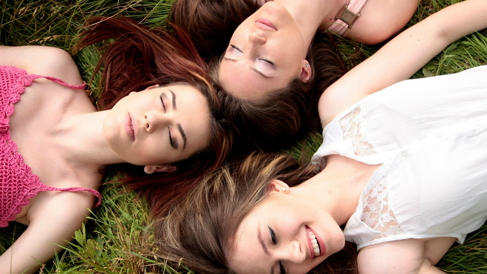 Ce spune despre tine vârsta la care ai avut prima menstruație | Unica.ro