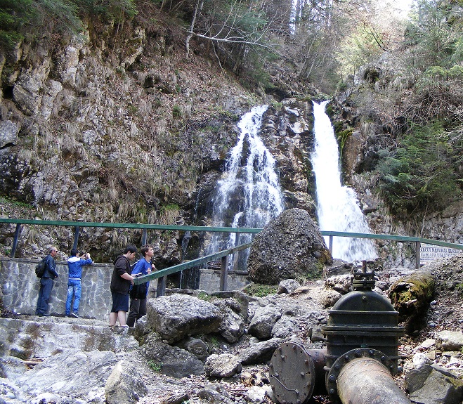 Cascada Urlătoarea, povestea fraților care s-au ucis din dragoste ...