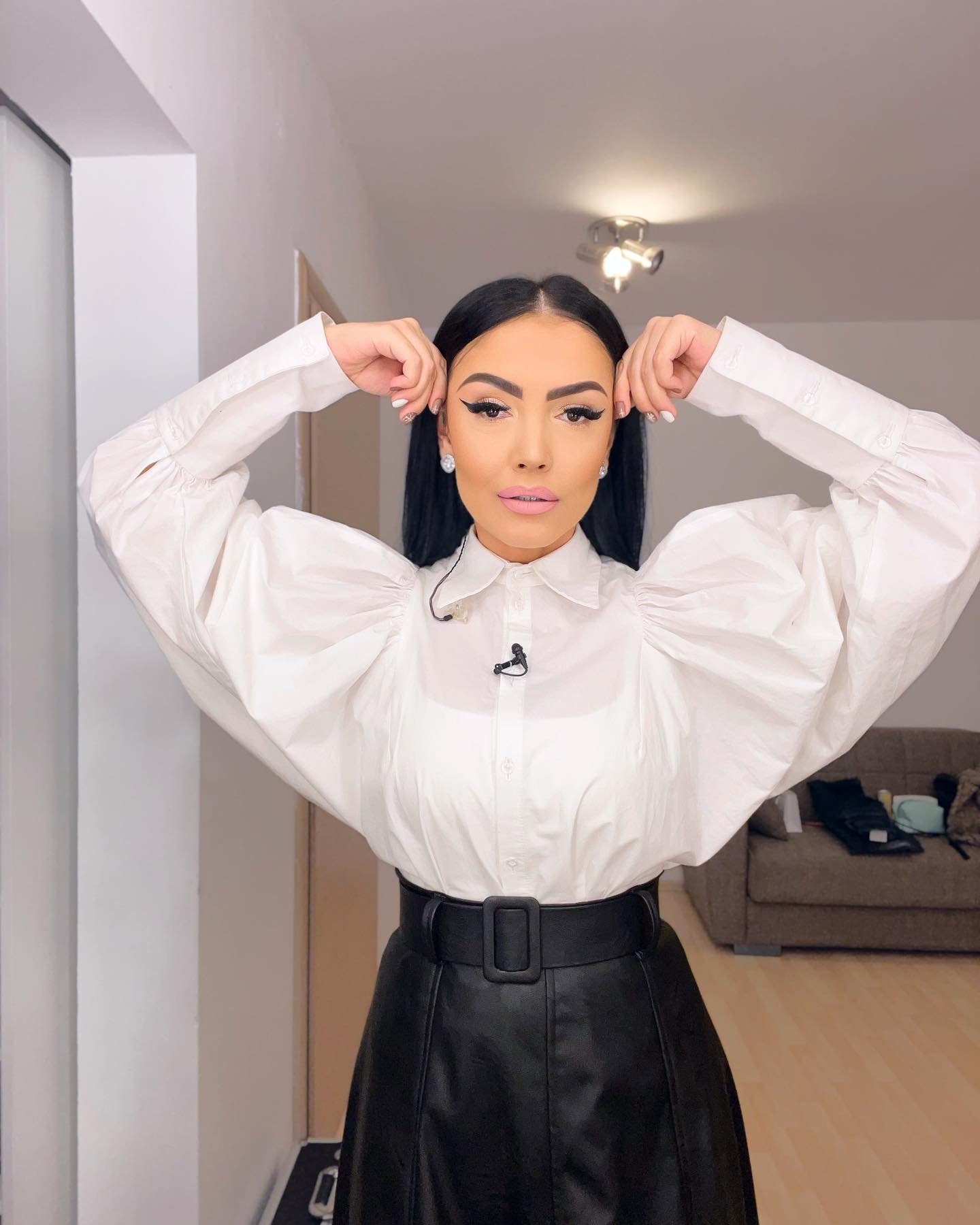 Andreea Mantea s-a pozat complet nemachiată, după ce s-a luptat cu ...