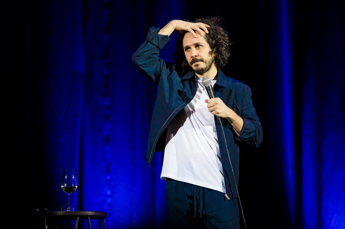 Cine este și cum arată soția lui Costel Bojog. Comediantul are o ...