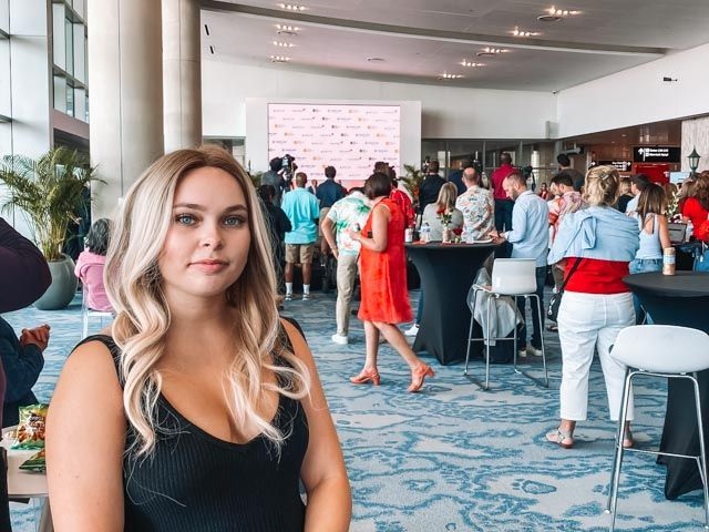 O femeie care se confrunta transpirații nocturne a fost diagnosticată ...