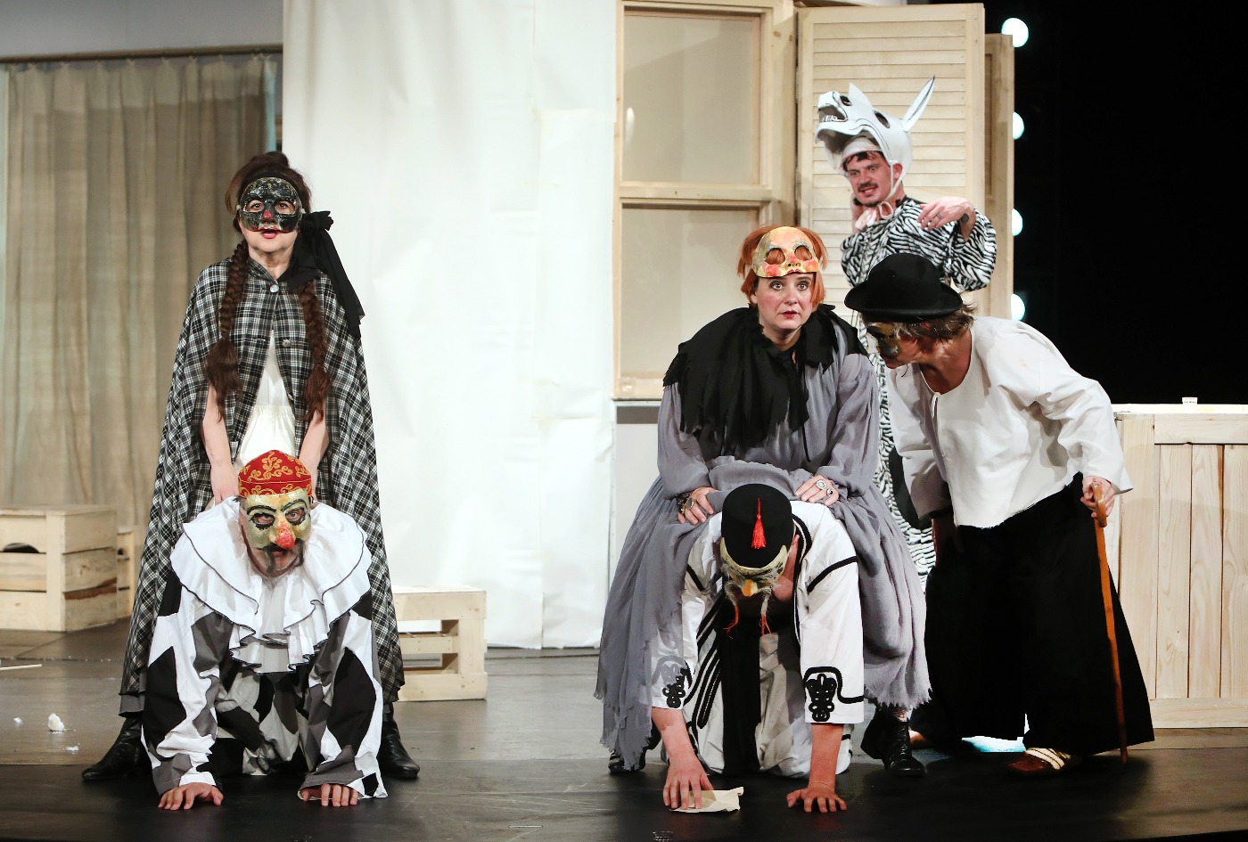 Amor, trădare şi vitriol într-un spectacol provocator cu celebra ...