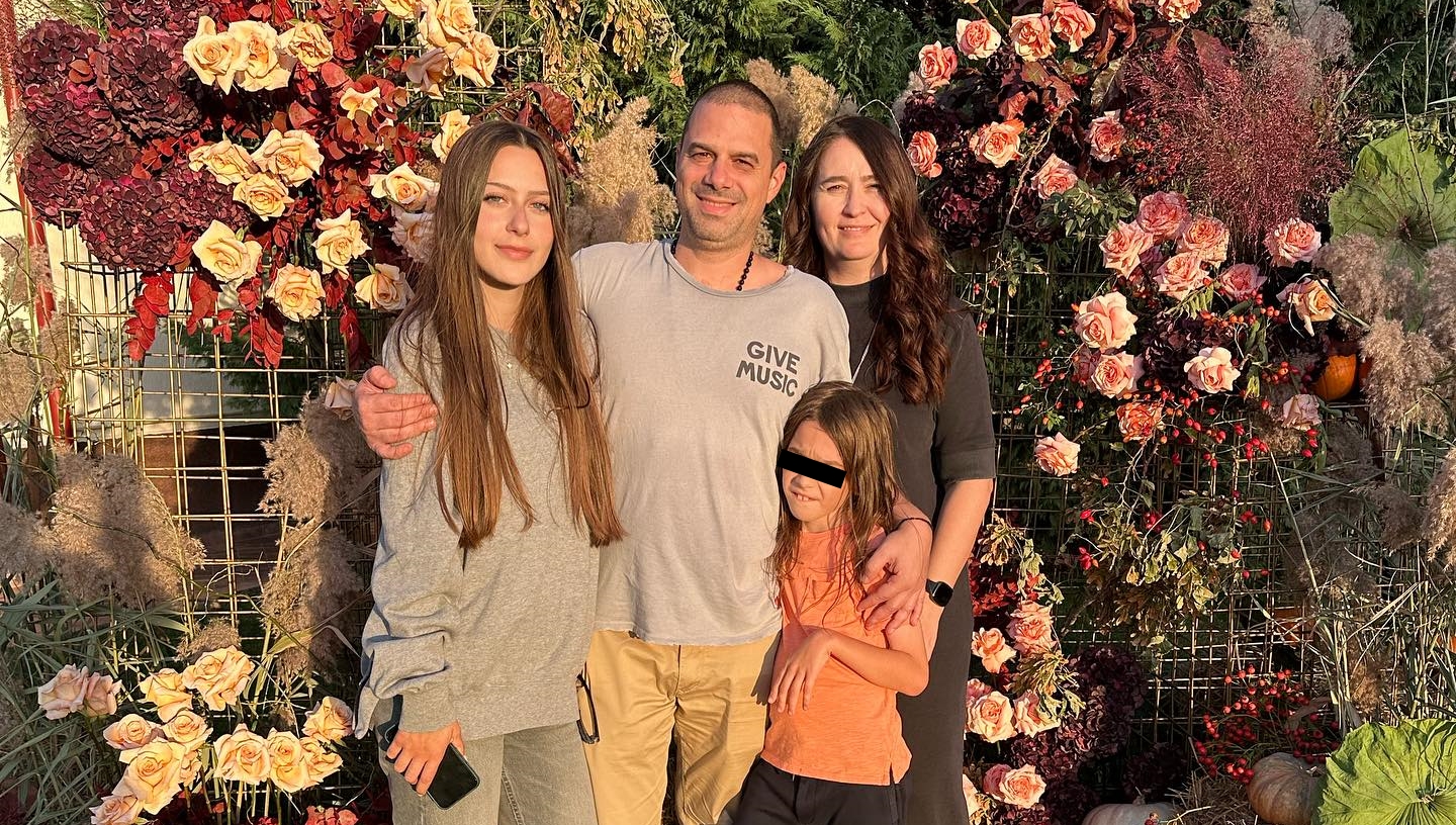 Emma Năstase, fata cea mică a Amaliei și a lui Ilie Năstase, a fost ...