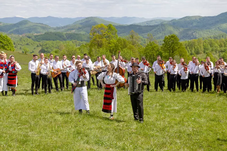 Inițiativă extraordinară! Livius Lauruc, managerul și compozitorul ...