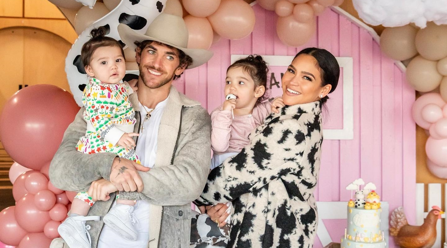 Cassie, fosta iubită a lui Sean „Diddy” Comb, este însărcinată cu al ...