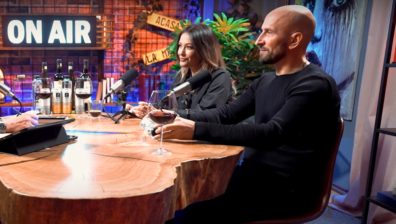 Ce diferență de vârstă este între Anca Țurcașiu și Călin Șerban, iubitul ei. El este mai tânăr ...