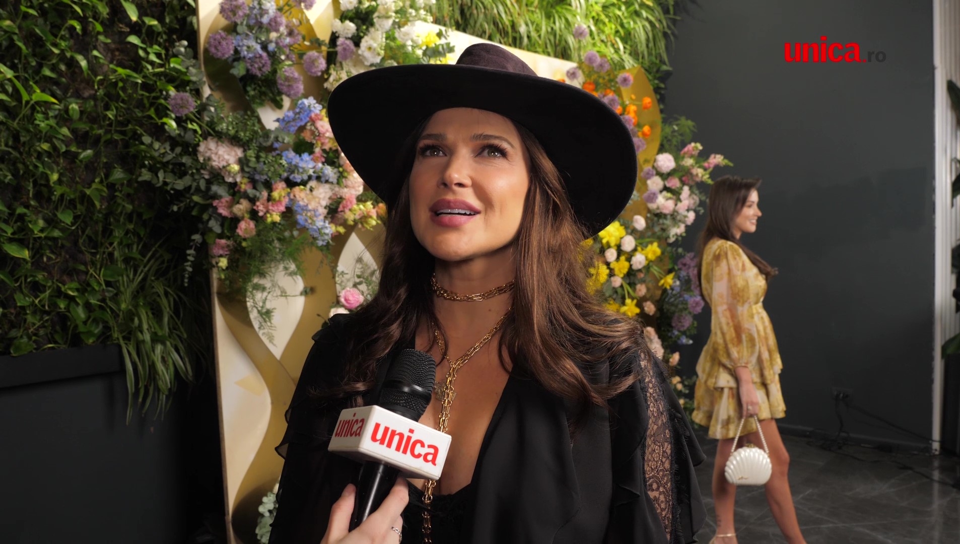 Cum s-a schimbat viața Monicăi Bîrlădeanu, după nunta cu Valeriu ...