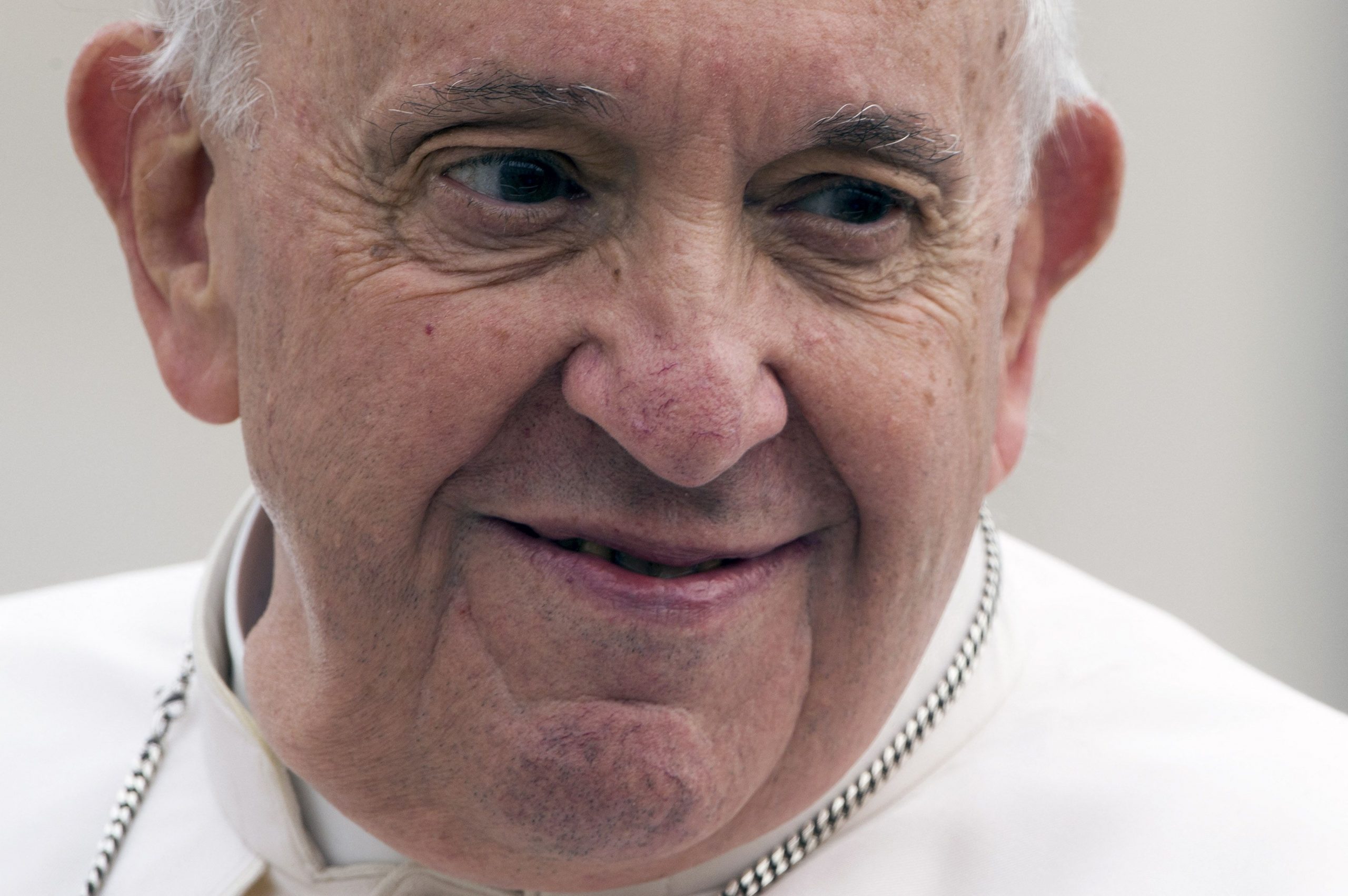 Cine este femeia de care Papa Francisc a fost îndrăgostit în tinerețe ...