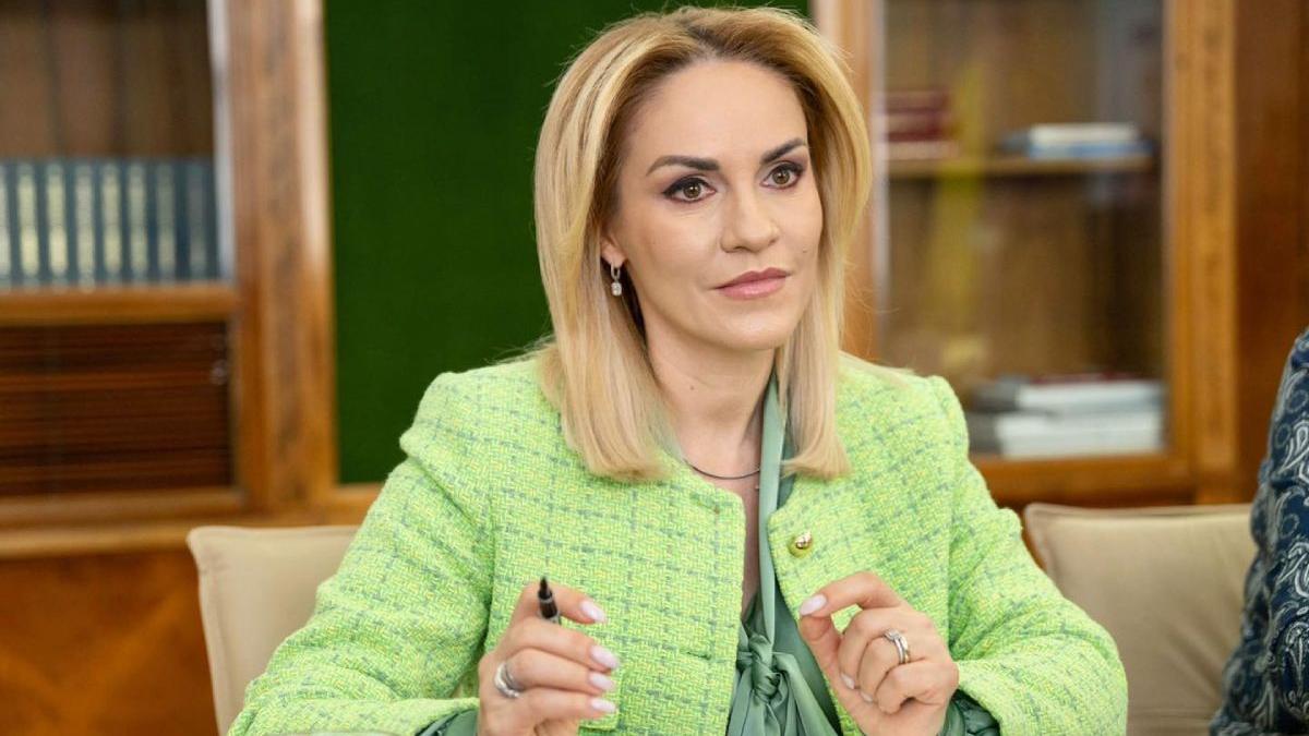 Cum arată Tudor, fiul cel mare al Gabrielei Firea. Ce mesaj i-a ...