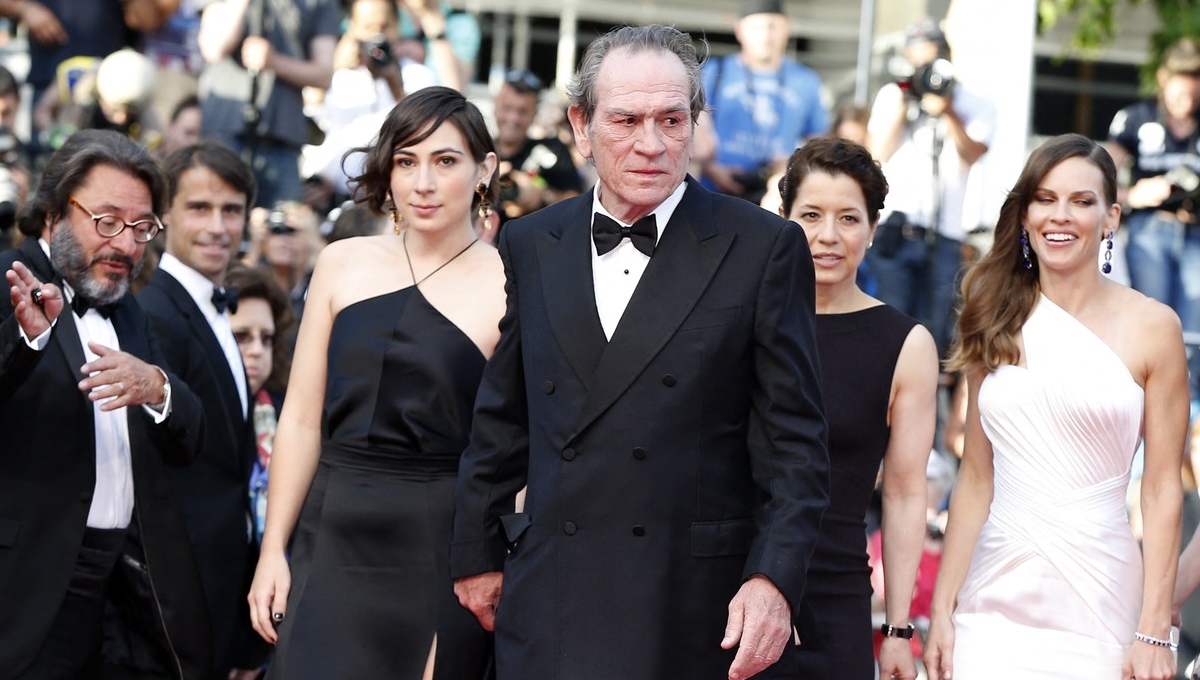 Victoria Jones, fiica lui Tommy Lee Jones, găsită moartă într-o cameră ...